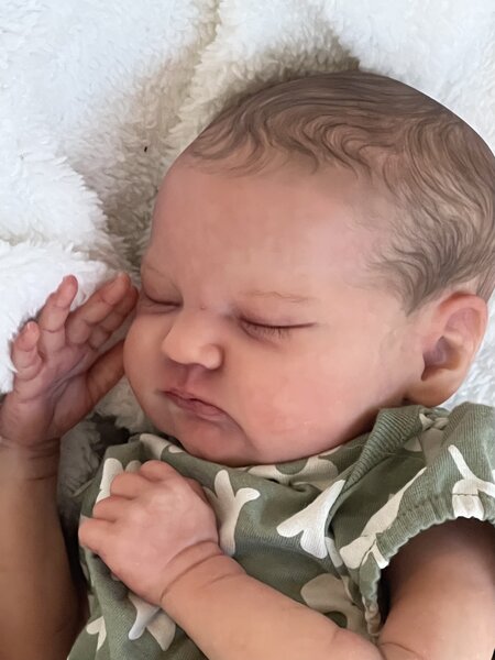 Quinlyn by Laura Inglis of Lavender lullaby’s - reborns.com