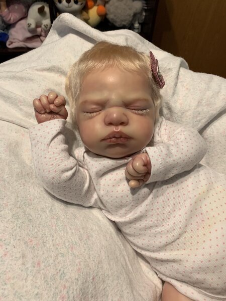 Everlee by LD White from Sleeping Snuggles Nursery on Reborns