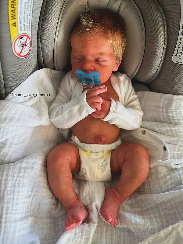 by Daniela Ardelean from moms_love_reborns on Reborns