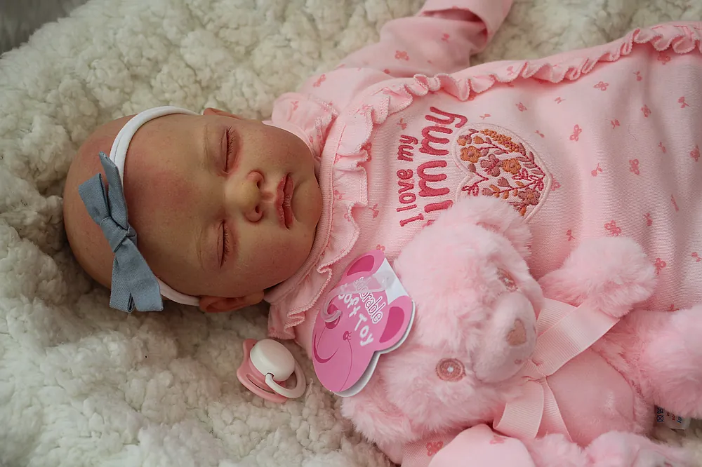 Sofia by Joanna Thawley from Freaky Puffalumps on Reborns