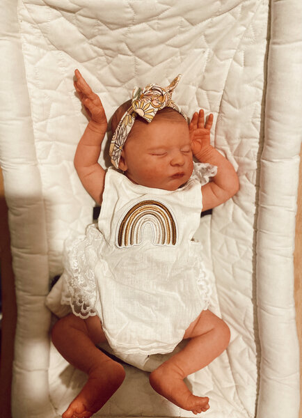 Laura by Forever babies nursery of Lyndsay Diponio - reborns.com