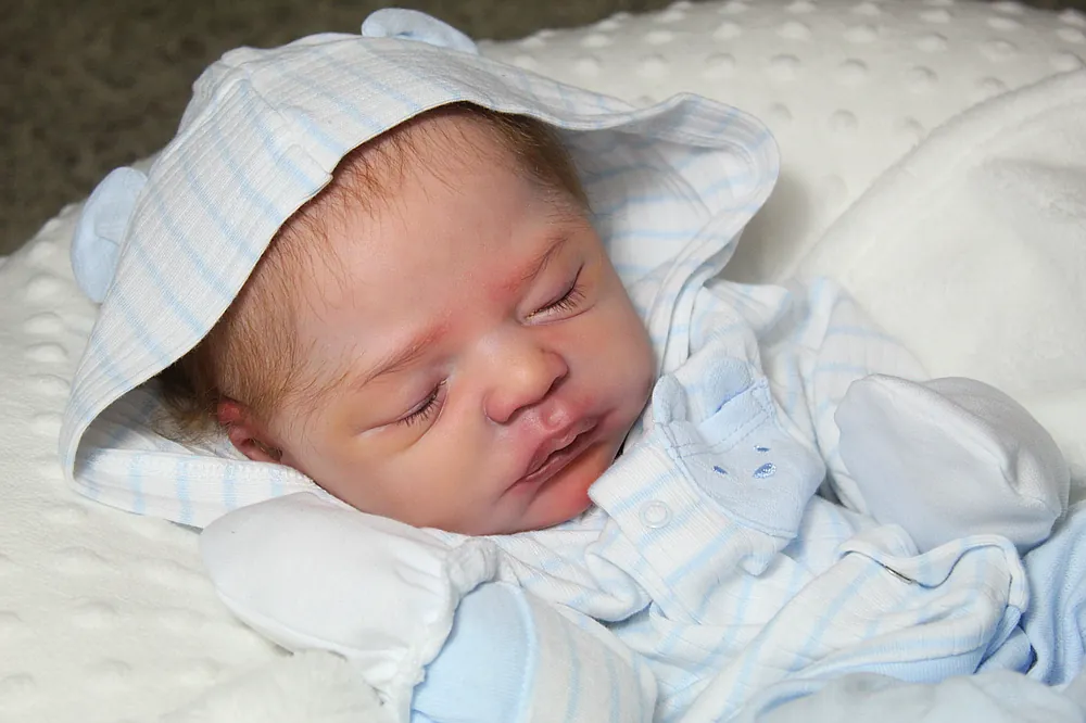 Aerith cuddle reborn doll by Everlasting Baby | Denise Needens