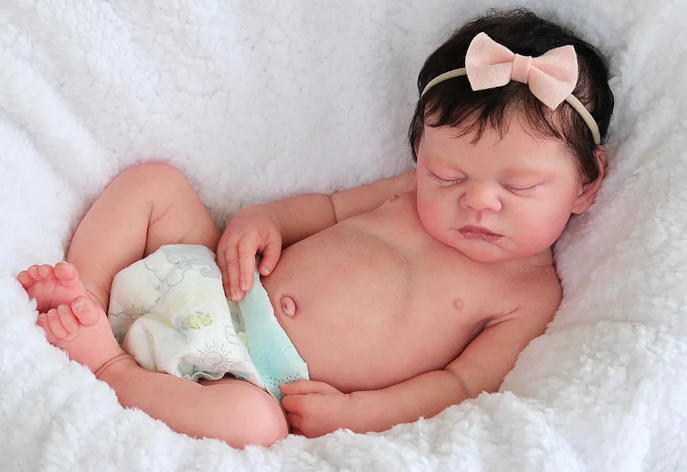 Ivy silicone reborn doll by Valorie Anderson | TeesTinyTreasures