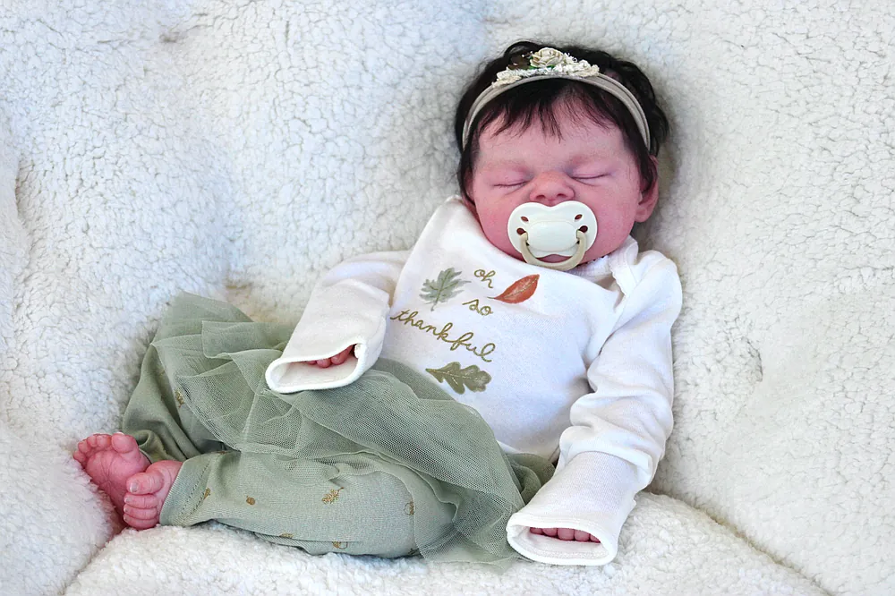 Ivy silicone reborn doll by Valorie Anderson | TeesTinyTreasures