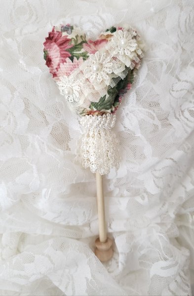 Heart Rattle roses by Taunya Castillo from Put A Bonnet On It Reborn ...